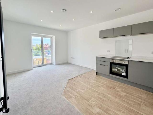 1 Bedroom Studio Flat