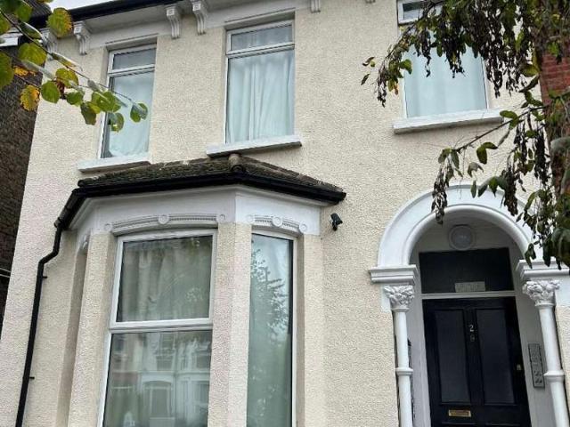 1 Bedroom Studio Flat