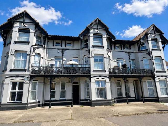 1 Bedroom Studio Flat