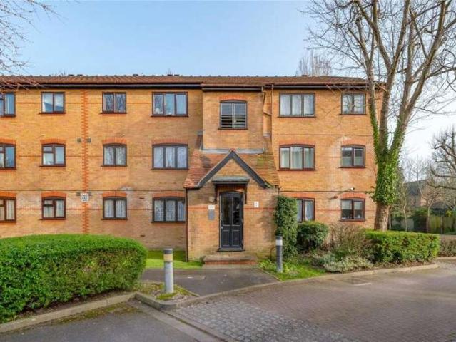 1 Bedroom Studio Flat