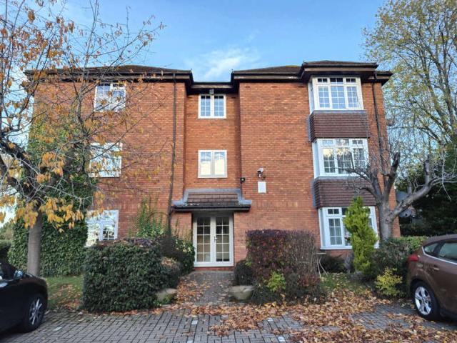 1 Bedroom Studio Flat