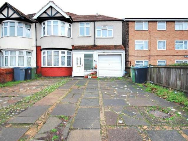 1 Bedroom Studio Flat