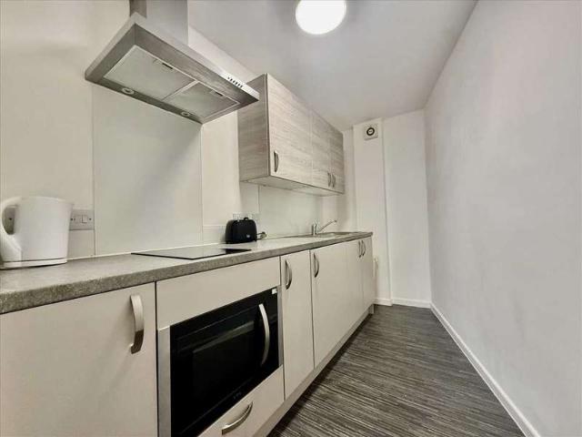 1 Bedroom Studio Flat