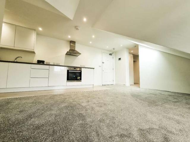 28 Bedroom Studio Flat
