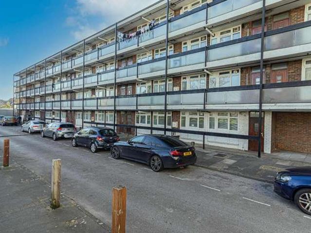 1 Bedroom Studio Flat