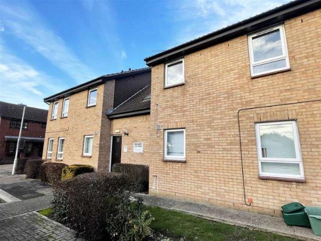 1 Bedroom Studio Flat