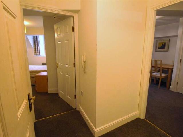 1 Bedroom Studio Flat