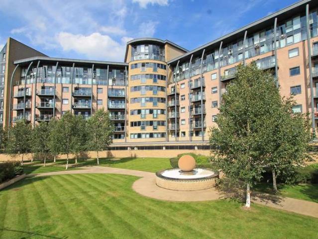 1 Bedroom Studio Flat
