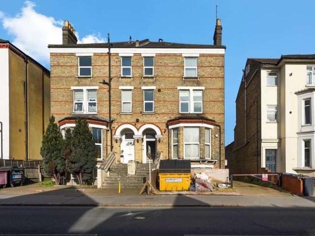 1 Bedroom Studio Flat