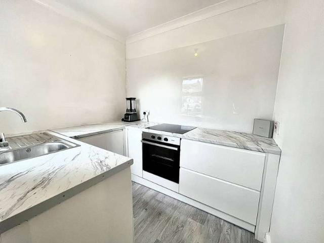 1 Bedroom Studio Flat
