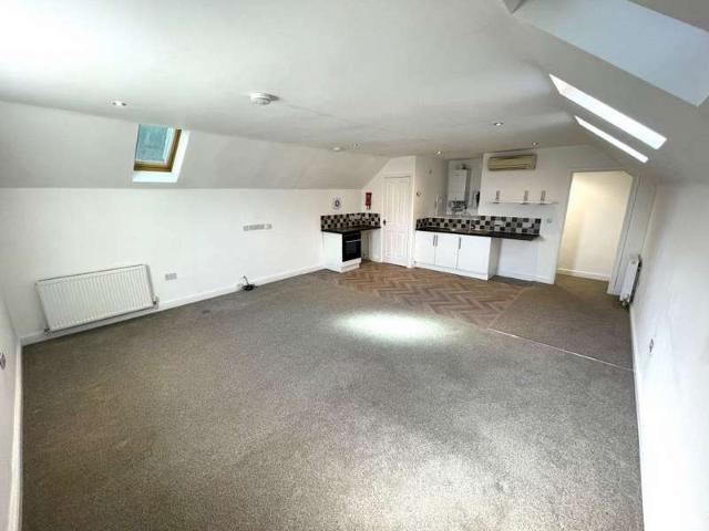 1 Bedroom Studio Flat