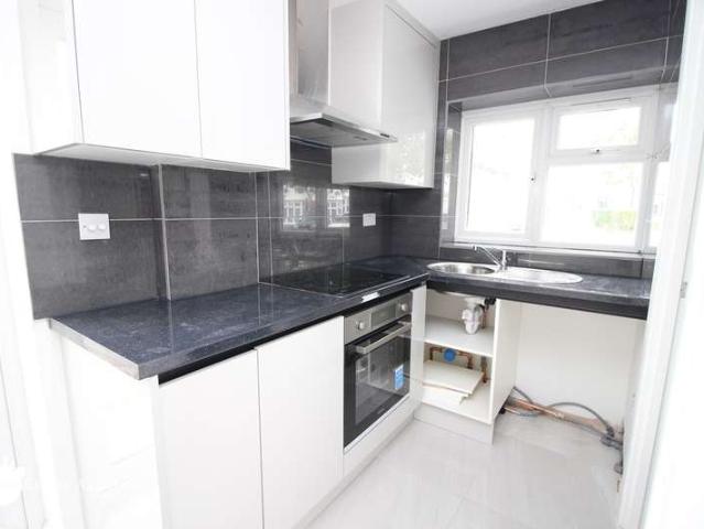 1 Bedroom Studio Flat