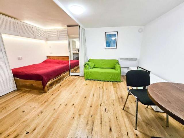 1 Bedroom Studio Flat