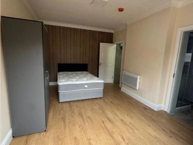 1 Bedroom Studio Flat