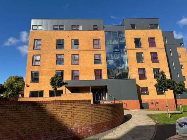 1 Bedroom Studio Flat