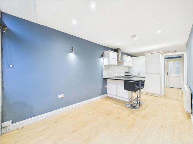 1 Bedroom Studio Flat