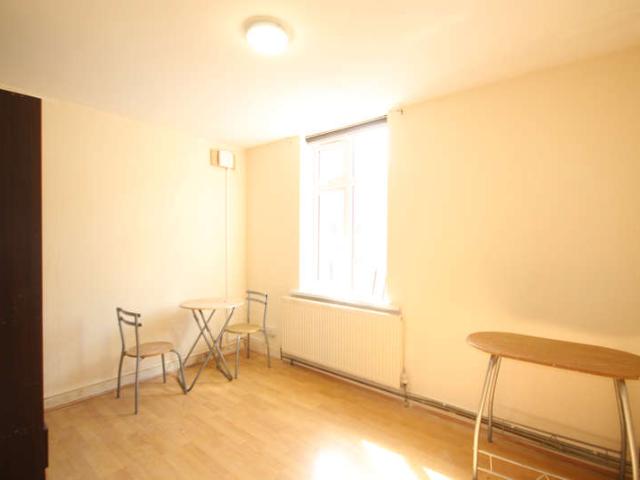 1 Bedroom Studio Flat