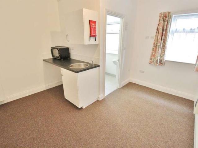 1 Bedroom Studio Flat