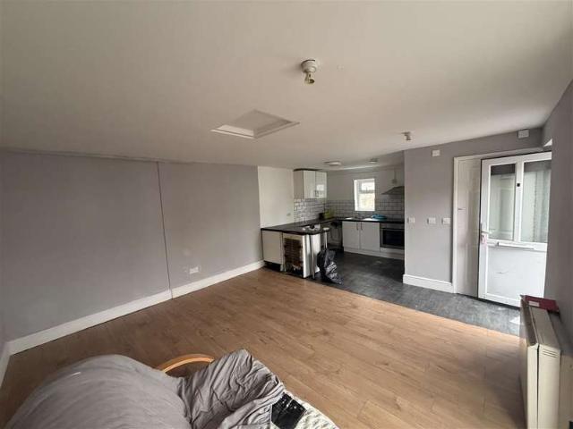 1 Bedroom Studio Flat