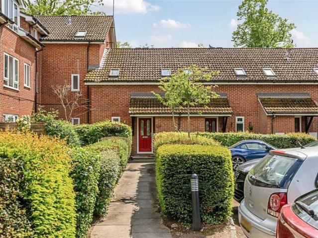 1 Bedroom Studio Flat
