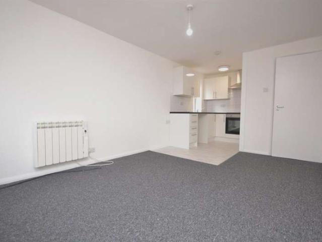 1 Bedroom Studio Flat