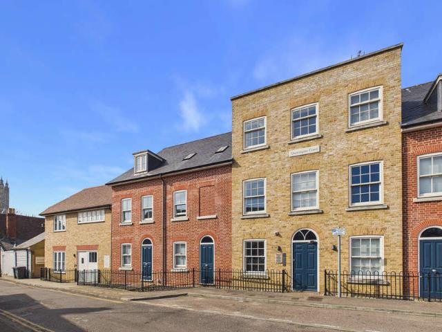 1 Bedroom Studio Flat