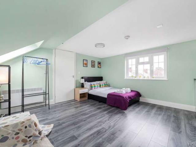 1 Bedroom Studio Flat