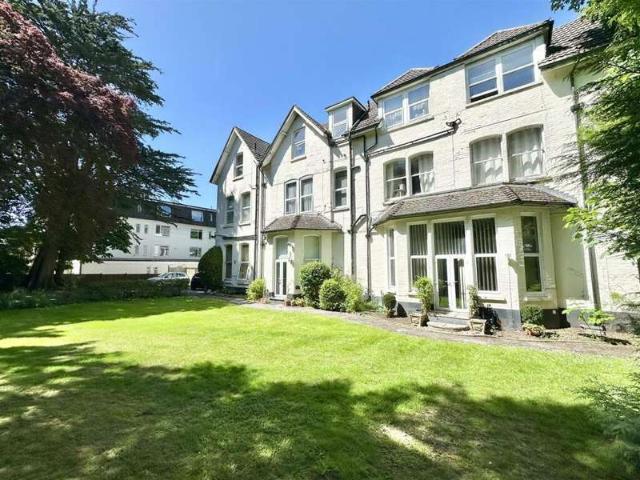 1 Bedroom Studio Flat