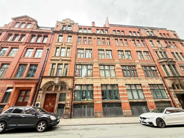 1 Bedroom Studio Flat