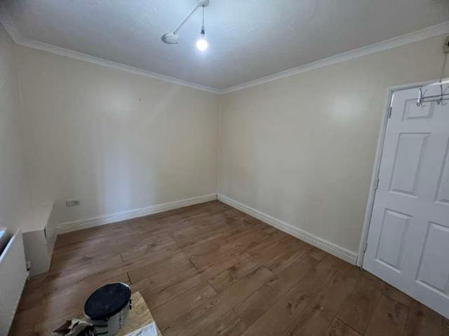 1 Bedroom Studio Flat