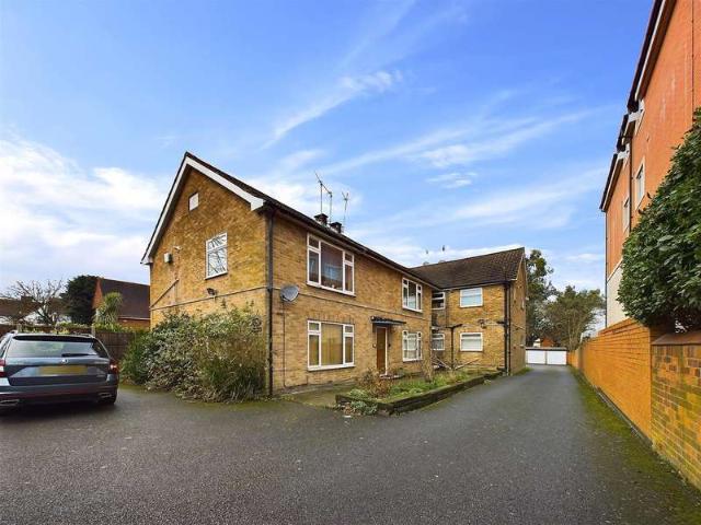 1 Bedroom Studio Flat
