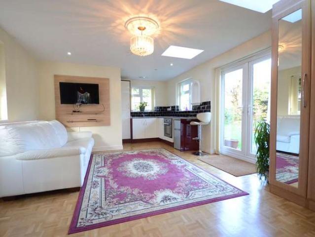 1 Bedroom Studio Flat