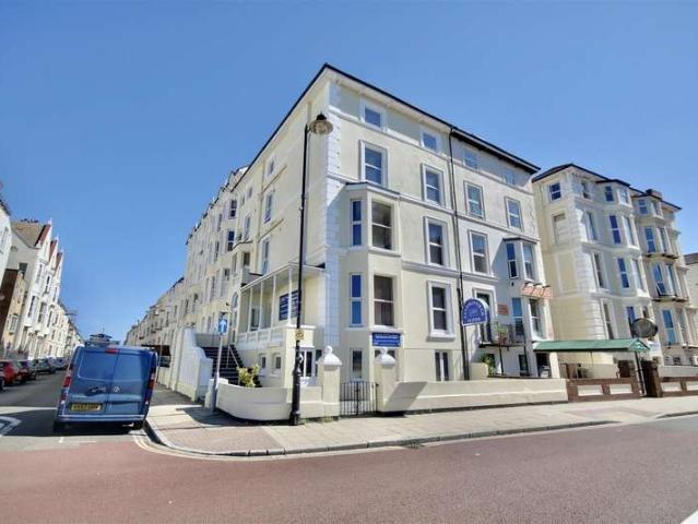1 Bedroom Studio Flat