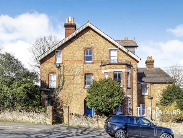 1 Bedroom Studio Flat