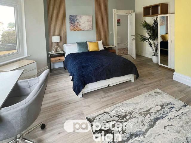 1 Bedroom Studio Flat
