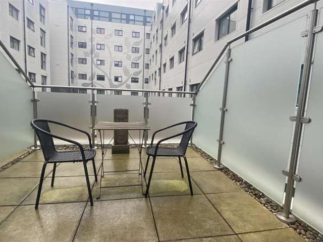 1 Bedroom Studio Flat