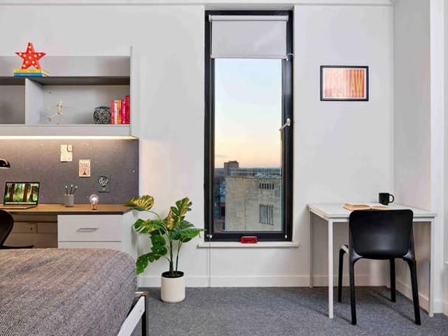 1 Bedroom Studio Flat