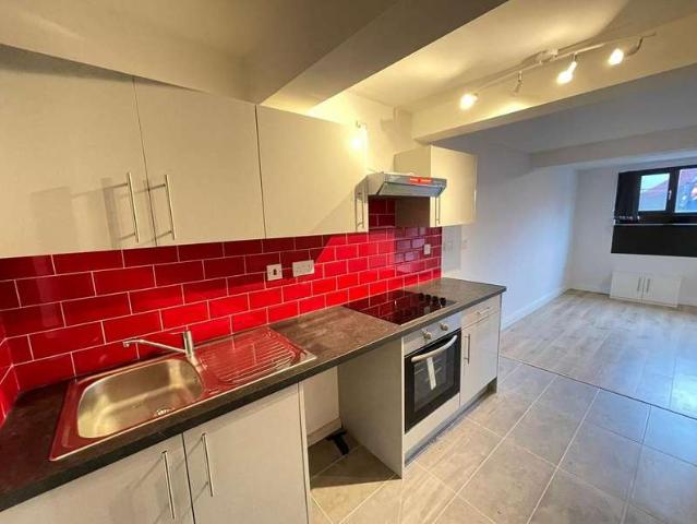 1 Bedroom Studio Flat