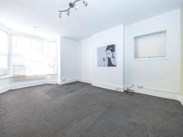 1 Bedroom Studio Flat