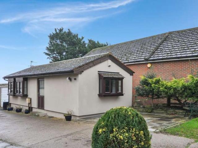 1 Bedroom Studio Flat