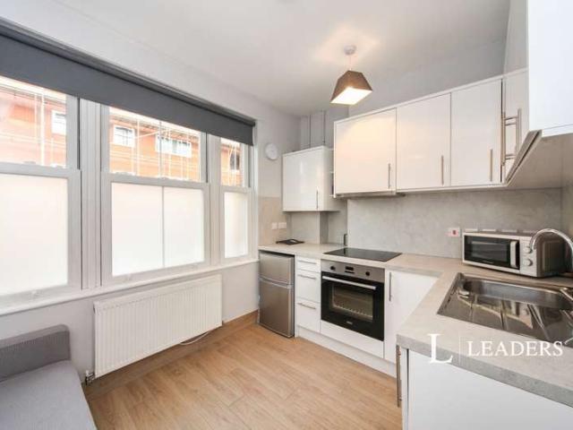 1 Bedroom Studio Flat