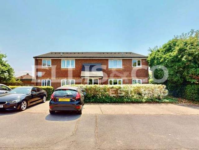 1 Bedroom Studio Flat