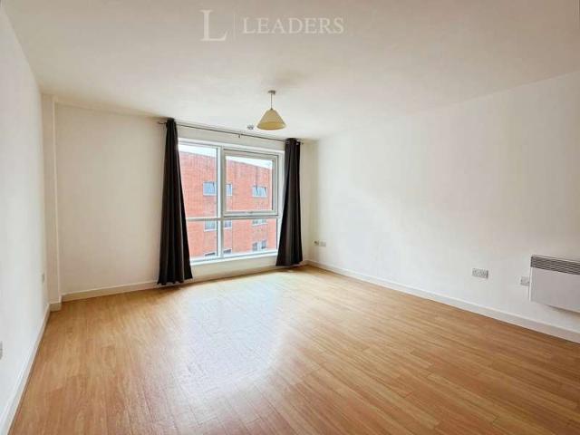 1 Bedroom Studio Flat