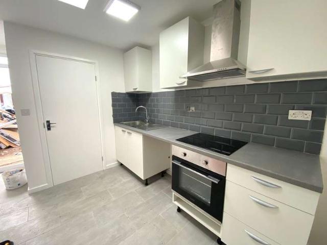 1 Bedroom Studio Flat