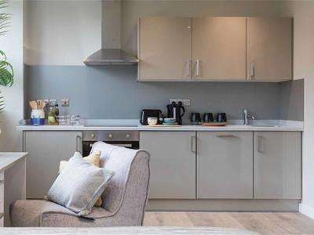 1 Bedroom Studio Flat