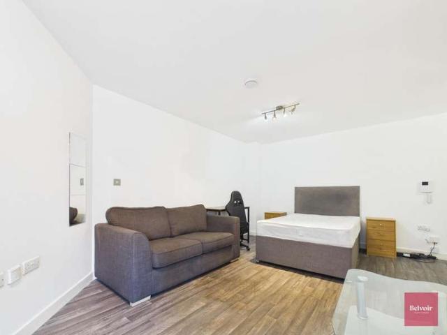 1 Bedroom Studio Flat
