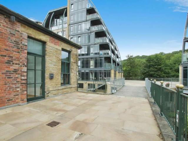1 Bedroom Studio Flat