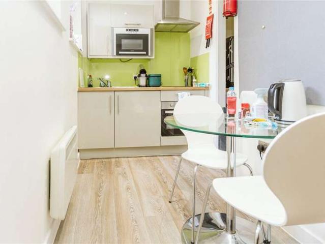 1 Bedroom Studio Flat