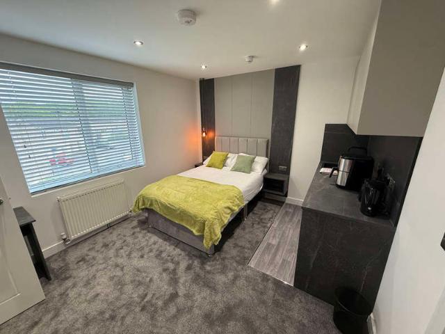 1 Bedroom Studio Flat