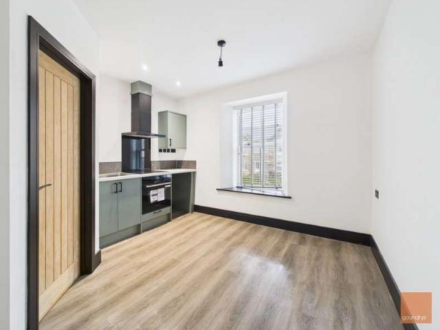 1 Bedroom Studio Flat